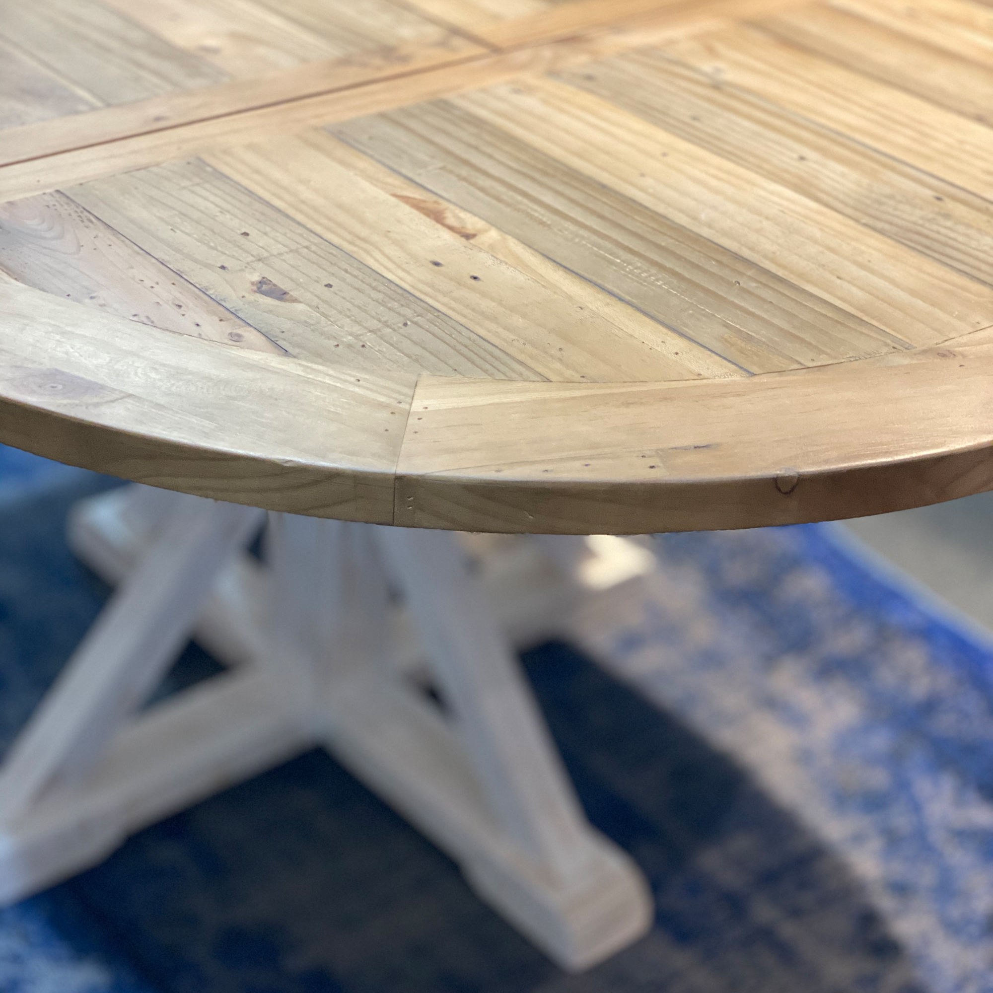 Provence Round Extension Table (47"/63") | Dining Tables